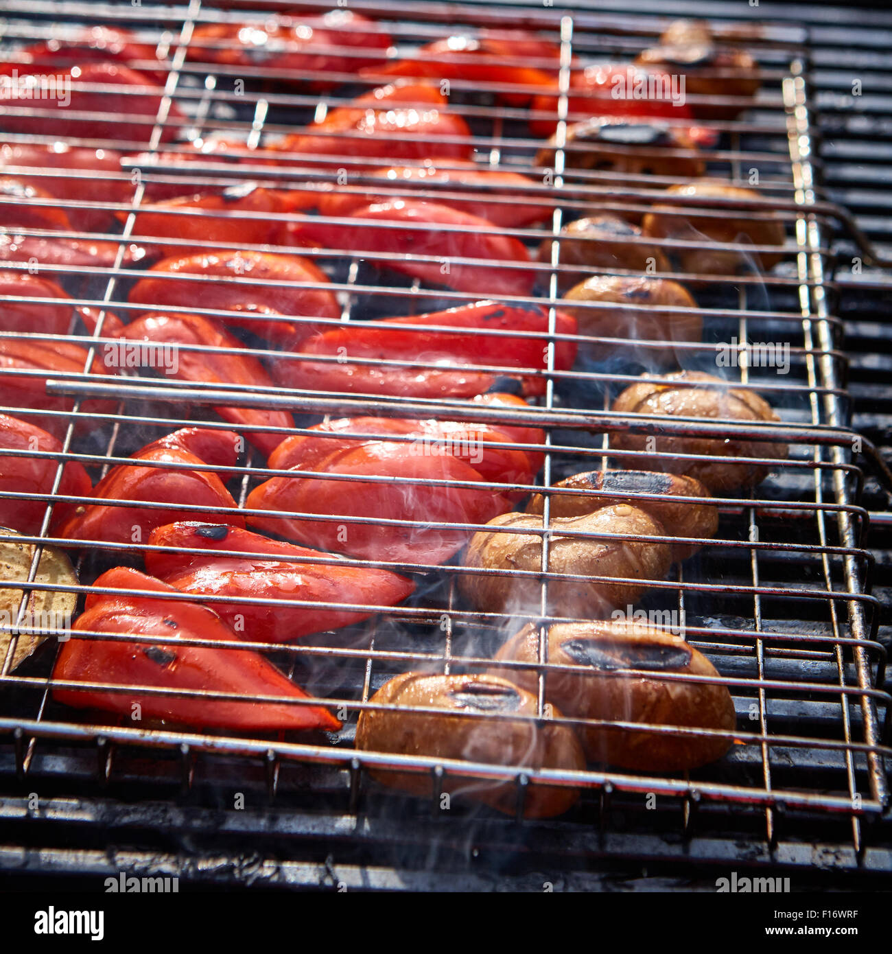 Inside view barbecue grill hi-res stock photography and images - Alamy