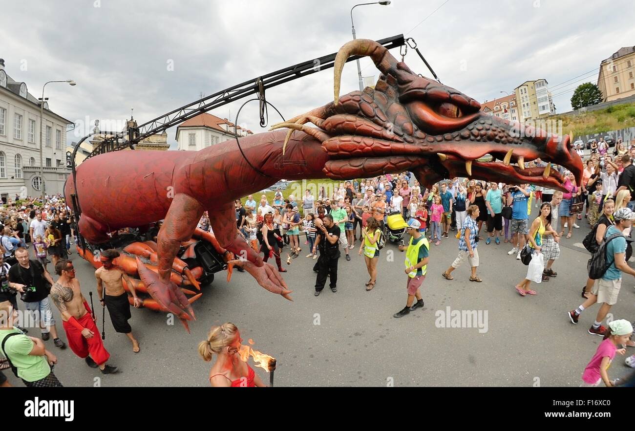 Giant festival puppets spain hi-res stock photography and images - Alamy