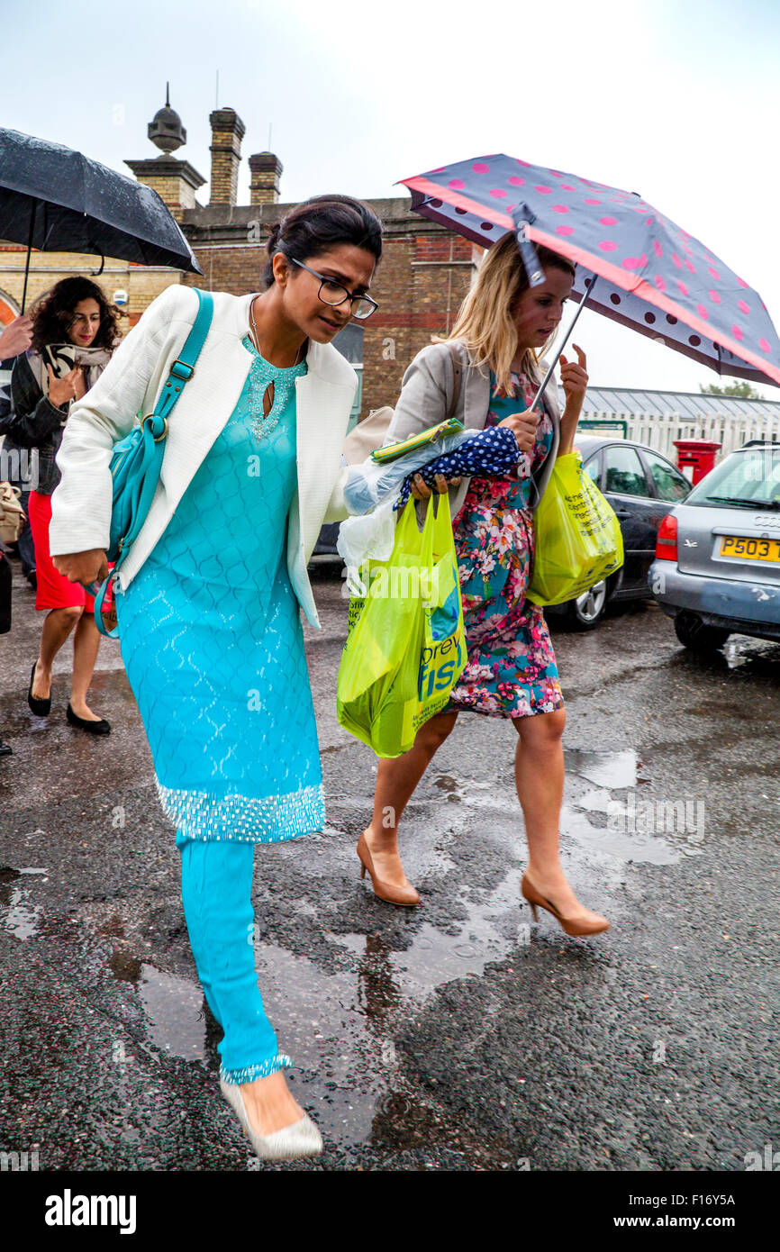 Indian middle class uk hi-res stock photography and images - Alamy