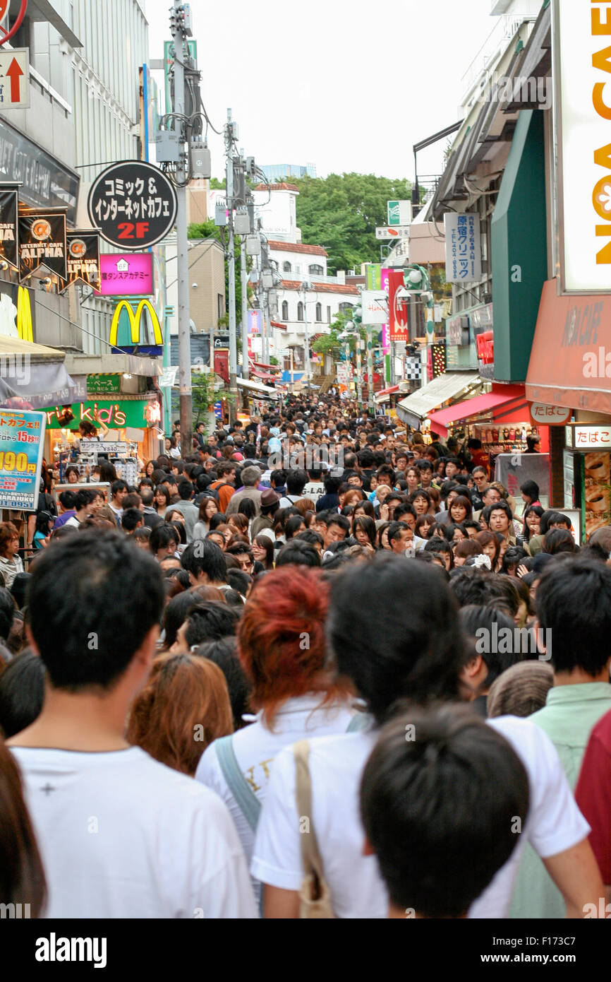 Tokyo crowd population takeshita street fashion boutiques crowd hi-res ...
