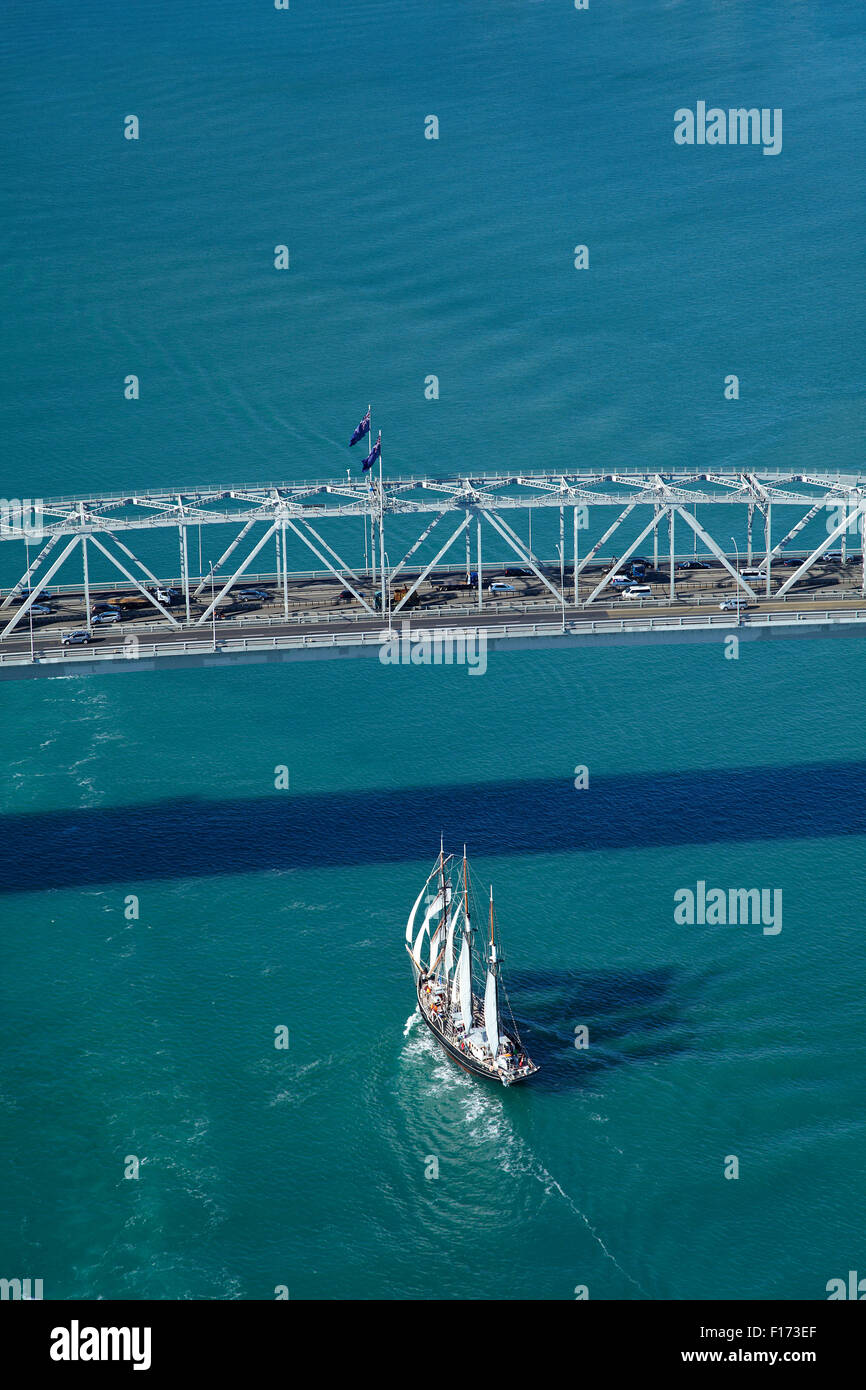 Spirit of New Zealand tall ship, and Auckland Harbour Bridge, Waitemata ...