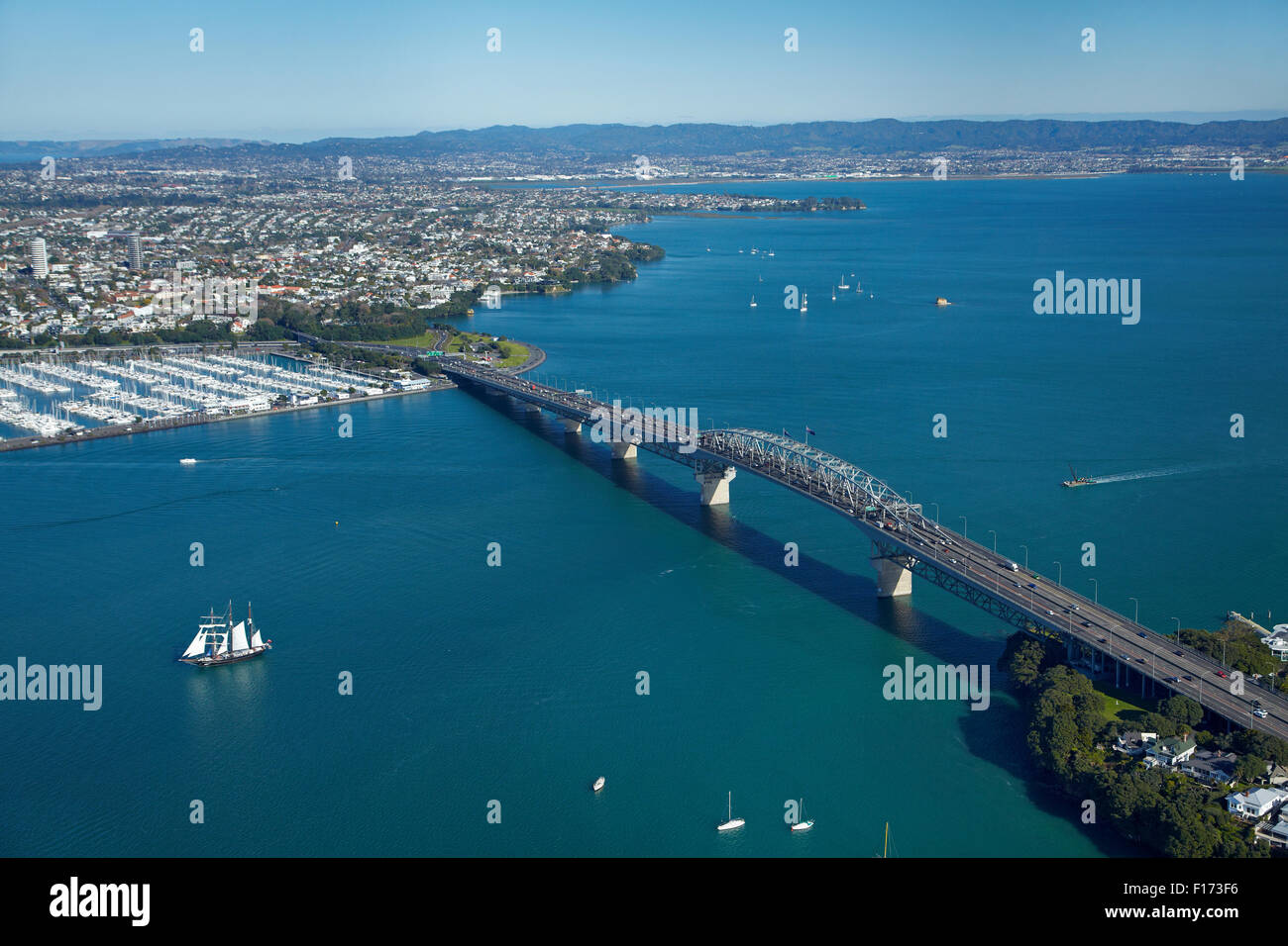 Tall ship photographs hi-res stock photography and images - Alamy