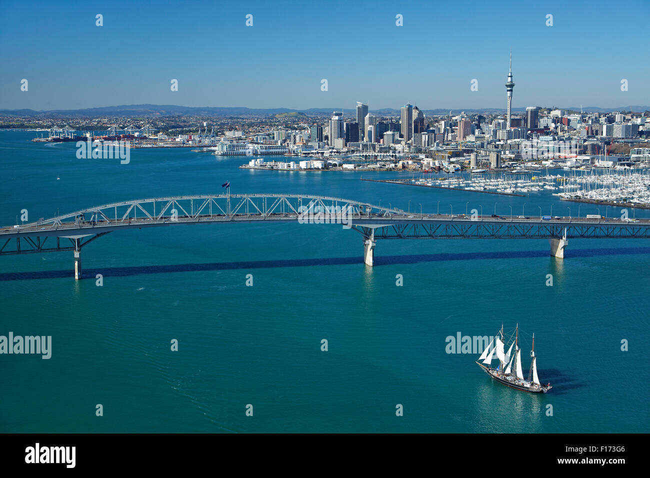 Road bridge and tall ship hi-res stock photography and images - Alamy