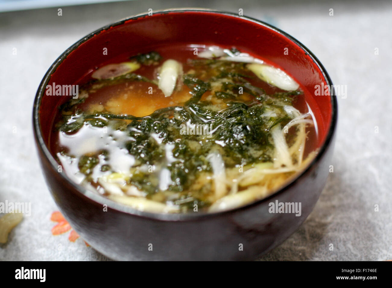 Miso soup with wakame seaweed Stock Photo - Alamy