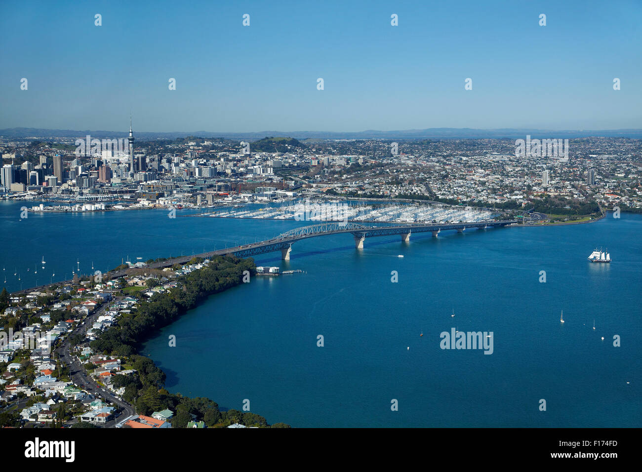 Northcote Point, Auckland Harbour Bridge, Waitemata Harbour, and CBD ...