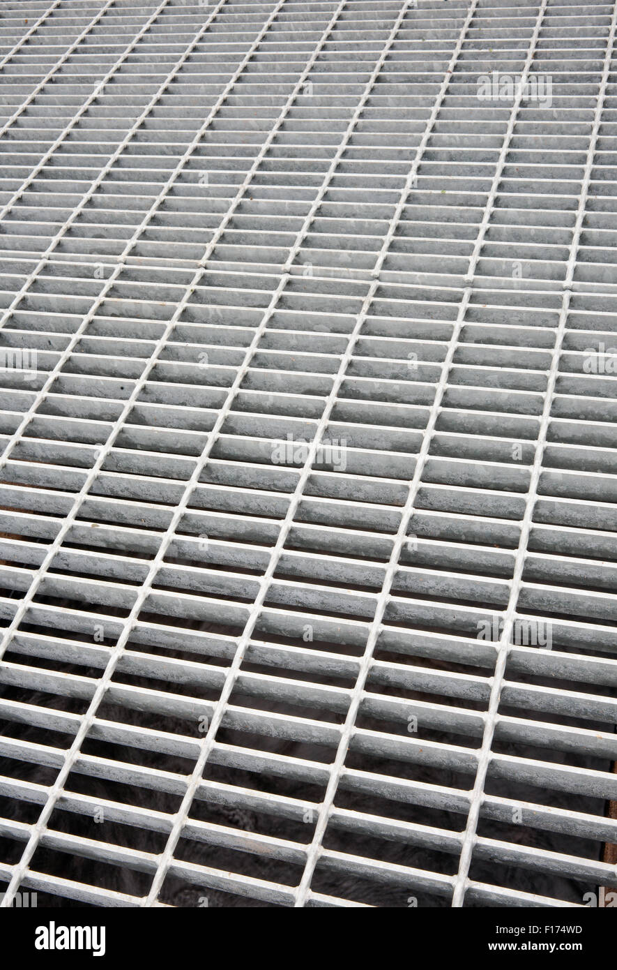 Steel grate hi-res stock photography and images - Alamy