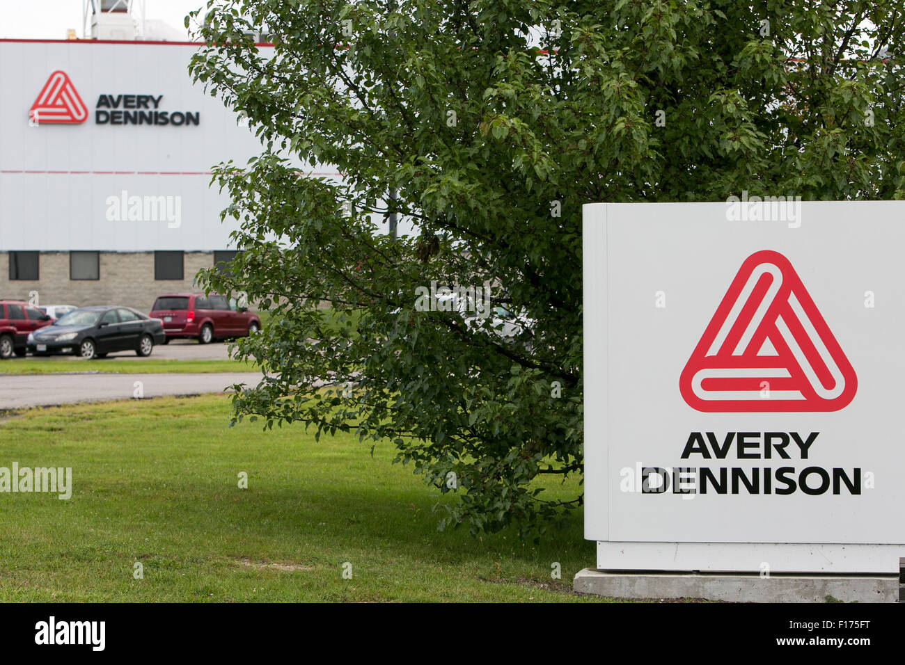 Avery dennison logo hi-res stock photography and images - Alamy