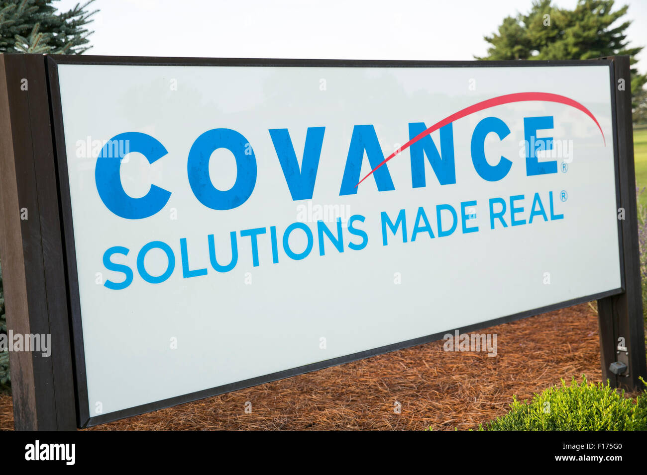 Covance logo sign banner hi-res stock photography and images - Alamy