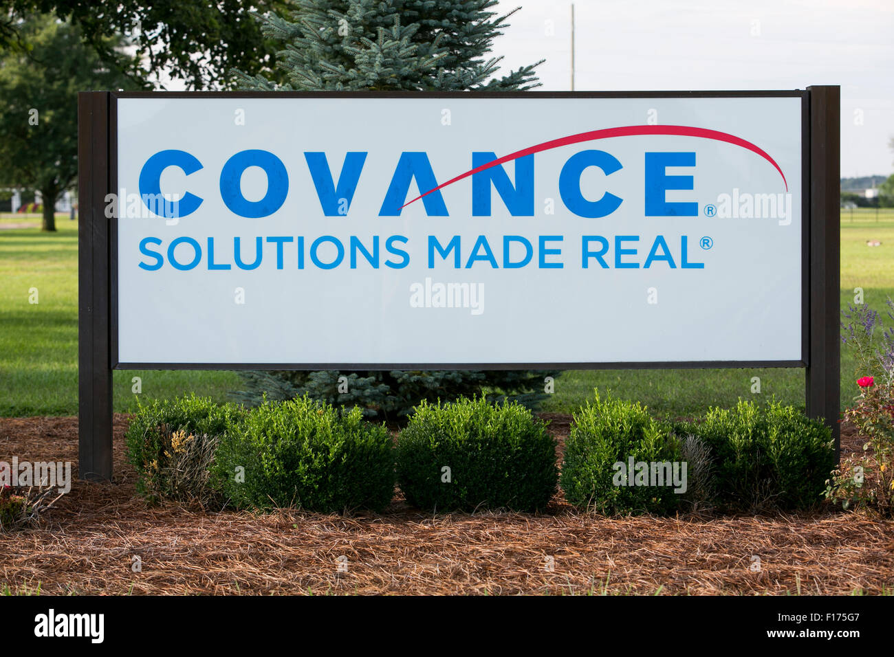 Covance logo sign banner hi-res stock photography and images - Alamy