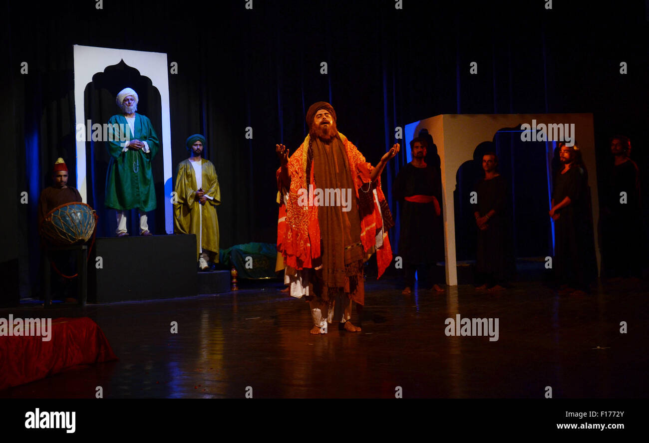 Lahore, Pakistan. 29th Aug, 2015. Pakistani artists performing on the ...