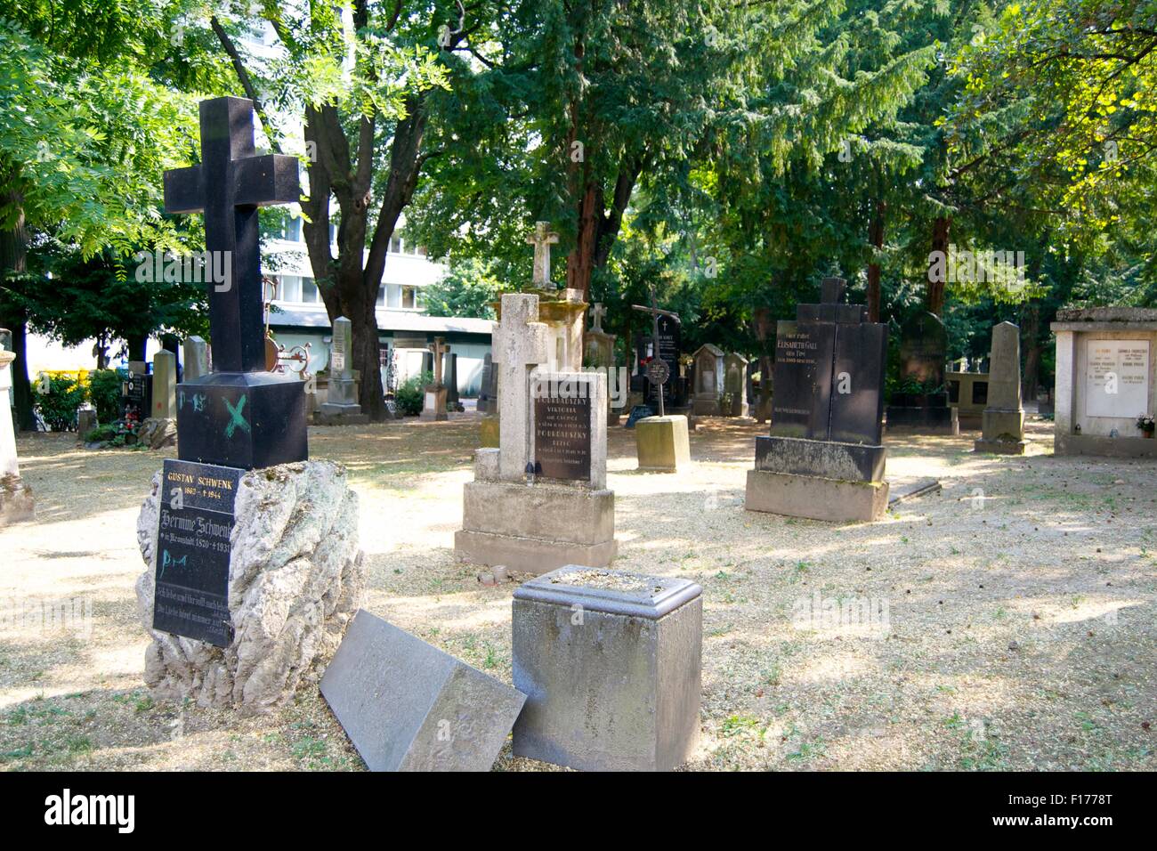 Graves graveyard epitaph bouquet monument memory Stock Photo - Alamy