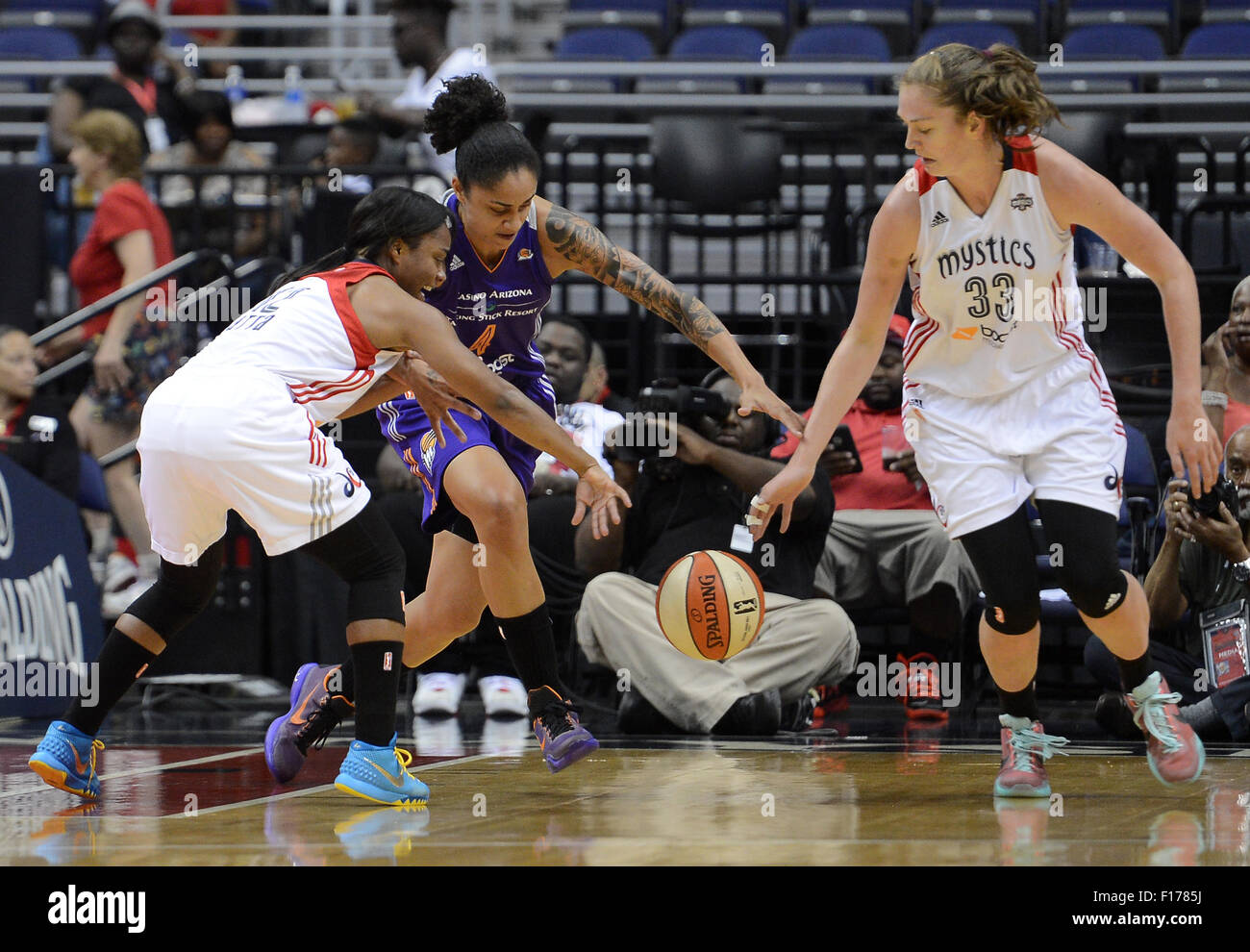 Washington, DC, USA. 28th Aug, 2015. 20150828 - Phoenix Mercury forward ...