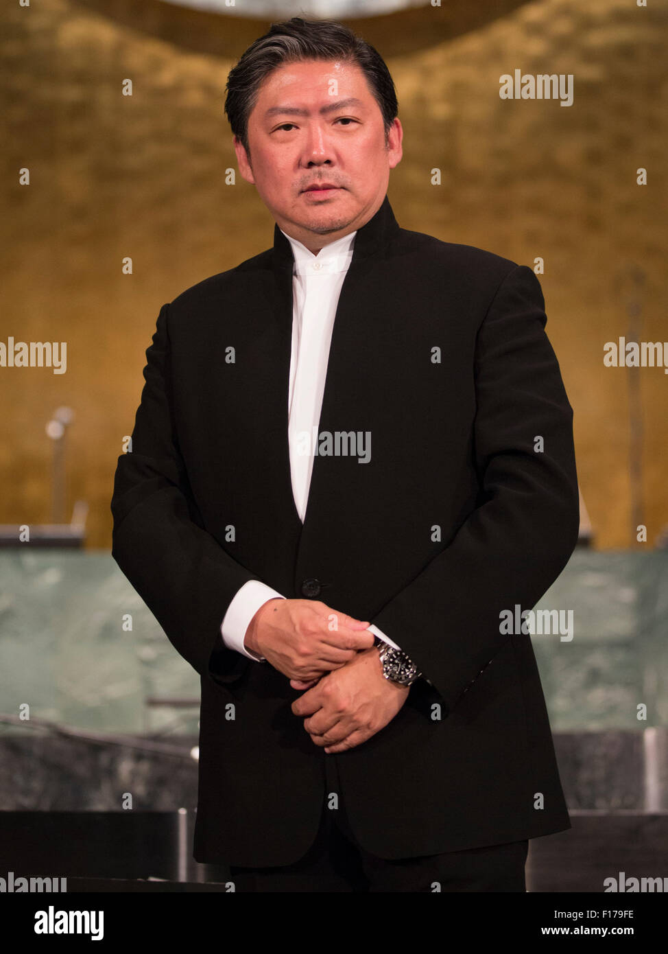 Long yu conductor hi-res stock photography and images - Alamy