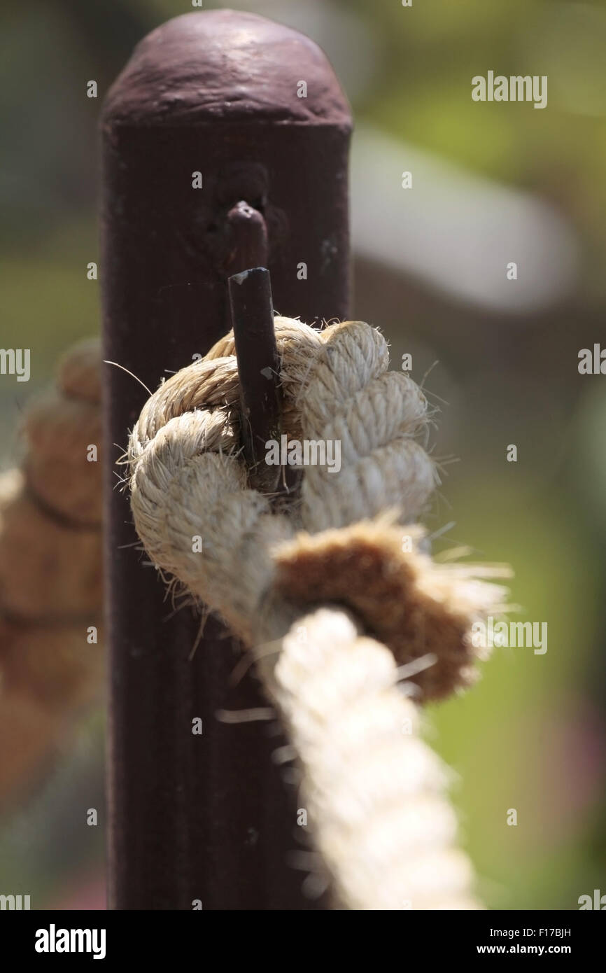 Knot column hi-res stock photography and images - Alamy