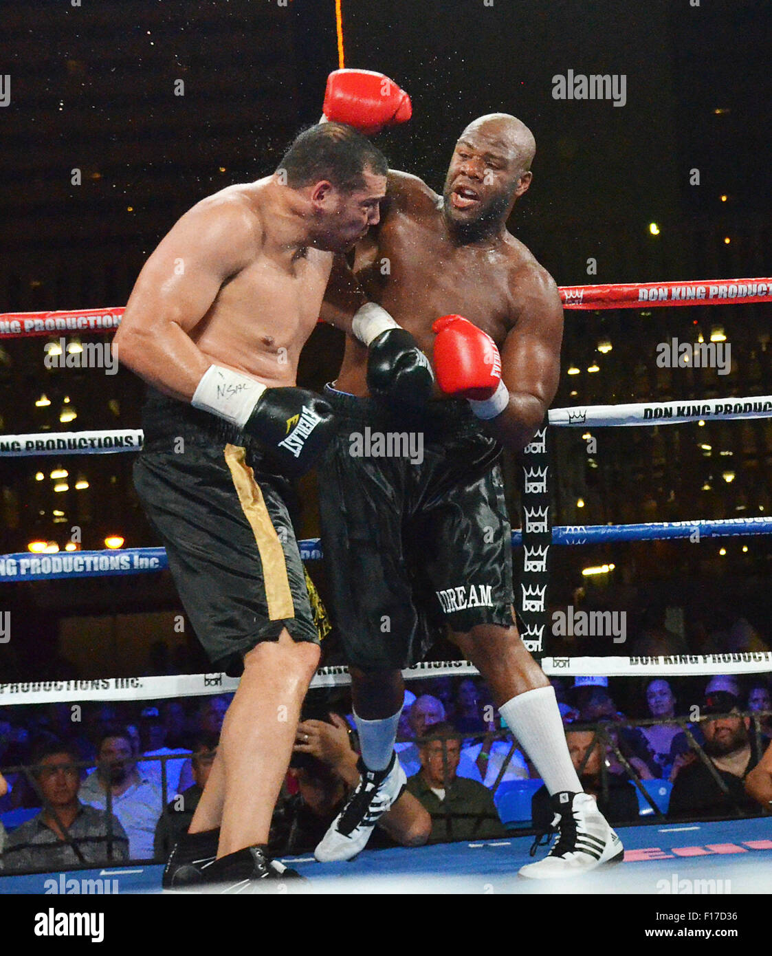 Las Vegas, Nevada, USA. 29th Aug, 2015. Heavyweight boxers Trevor Bryan ...