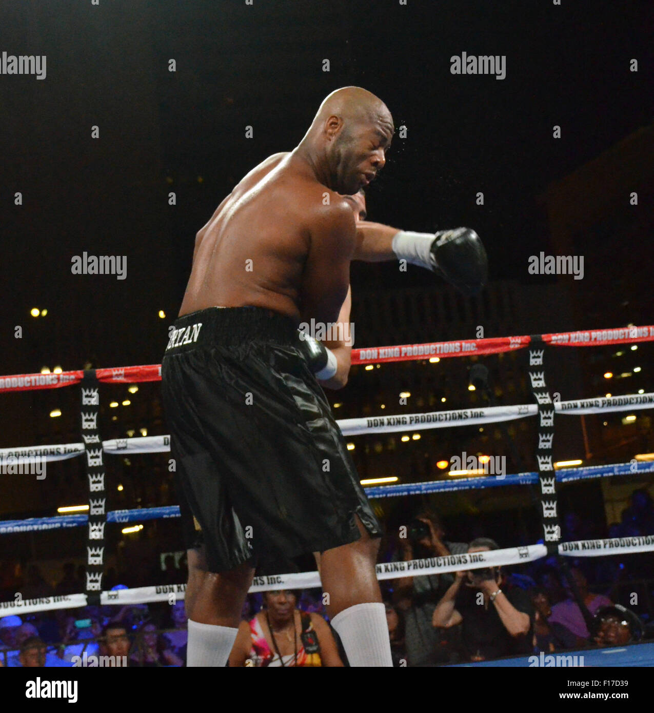 Las Vegas, Nevada, USA. 29th Aug, 2015. Heavyweight boxers Trevor Bryan ...