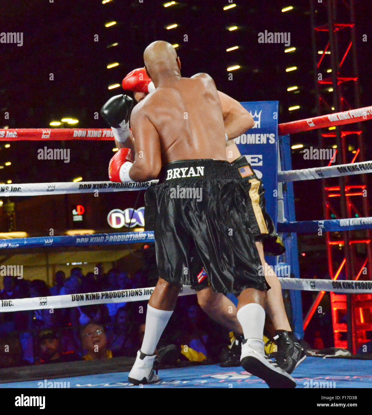 Las Vegas, Nevada, USA. 29th Aug, 2015. Heavyweight boxers Trevor Bryan ...