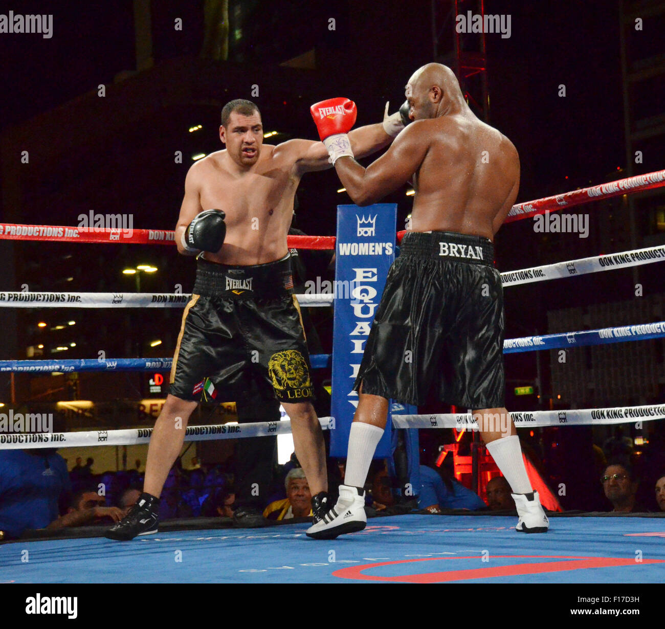 Las Vegas, Nevada, USA. 29th Aug, 2015. Heavyweight boxers Trevor Bryan ...