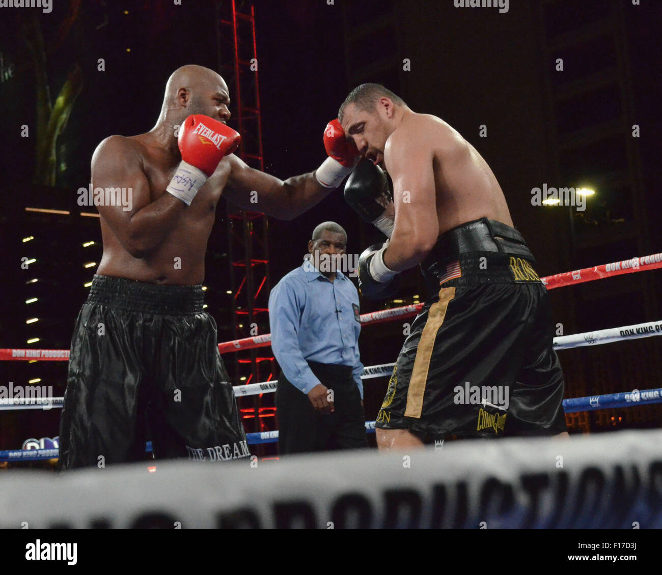 Las Vegas, Nevada, USA. 29th Aug, 2015. Heavyweight boxers Trevor Bryan ...