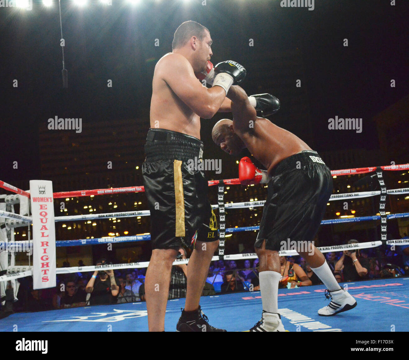 Las Vegas, Nevada, USA. 29th Aug, 2015. Heavyweight boxers Trevor Bryan ...