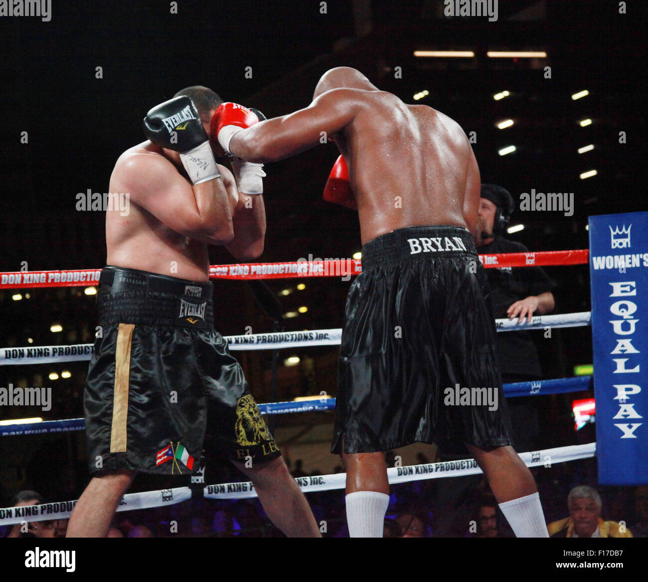Las Vegas, Nevada, USA. 29th Aug, 2015. Heavyweight boxers Trevor Bryan ...