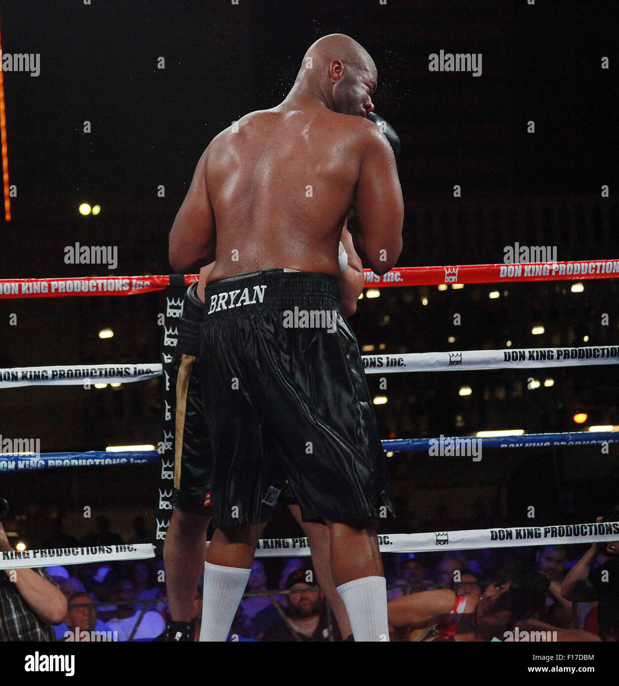 Las Vegas, Nevada, USA. 29th Aug, 2015. Heavyweight boxers Trevor Bryan ...