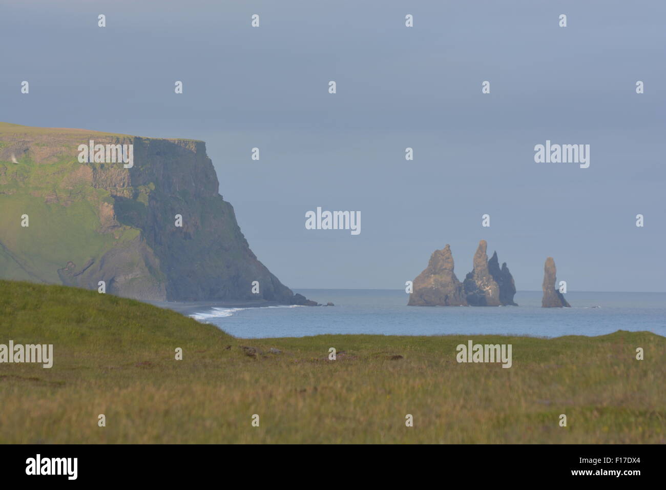 Icelandic rocky cliff hi-res stock photography and images - Alamy