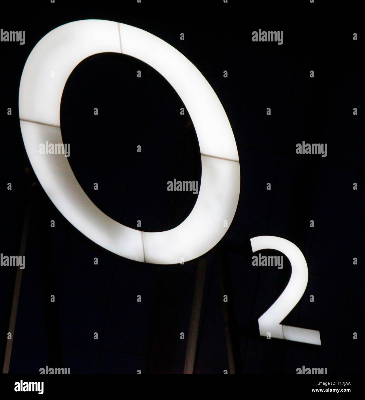 The o2 logo hi-res stock photography and images - Alamy