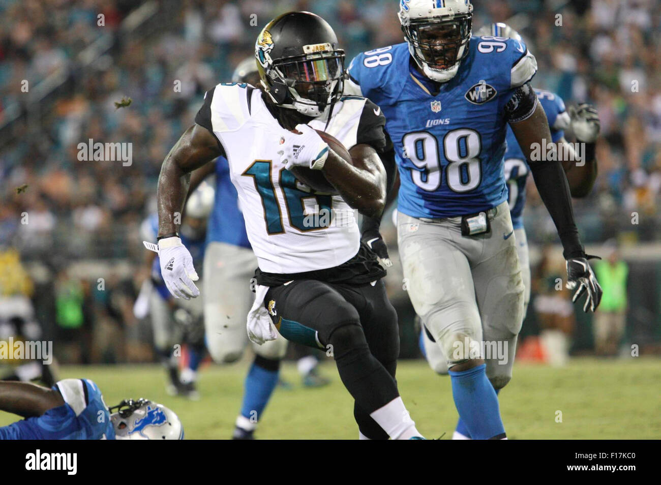 Denard Robinson Jaguars 16