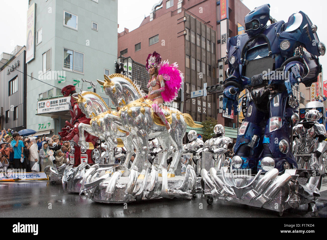 Japanese samba dancers hi-res stock photography and images - Alamy