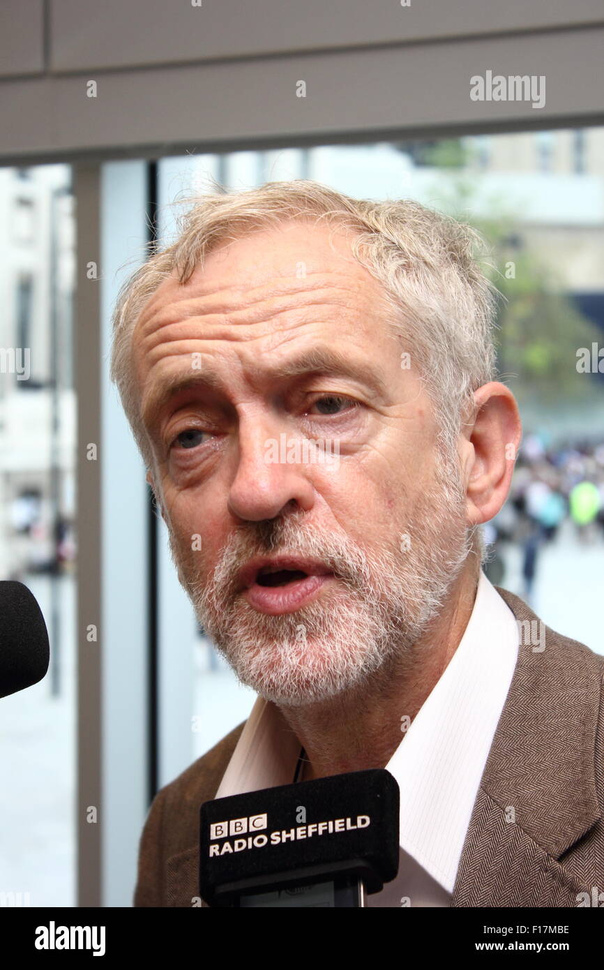 Labour party members candidate hi-res stock photography and images - Alamy