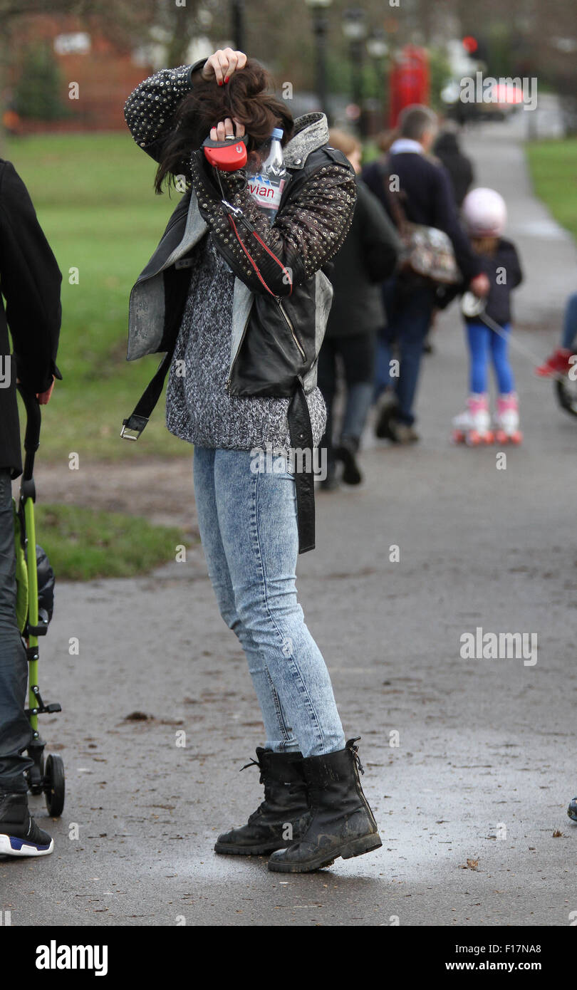 Daisy lowe model hi-res stock photography and images - Alamy