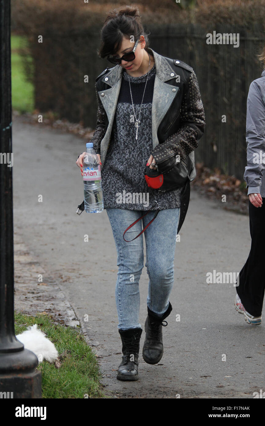 Model daisy lowe hi-res stock photography and images - Alamy