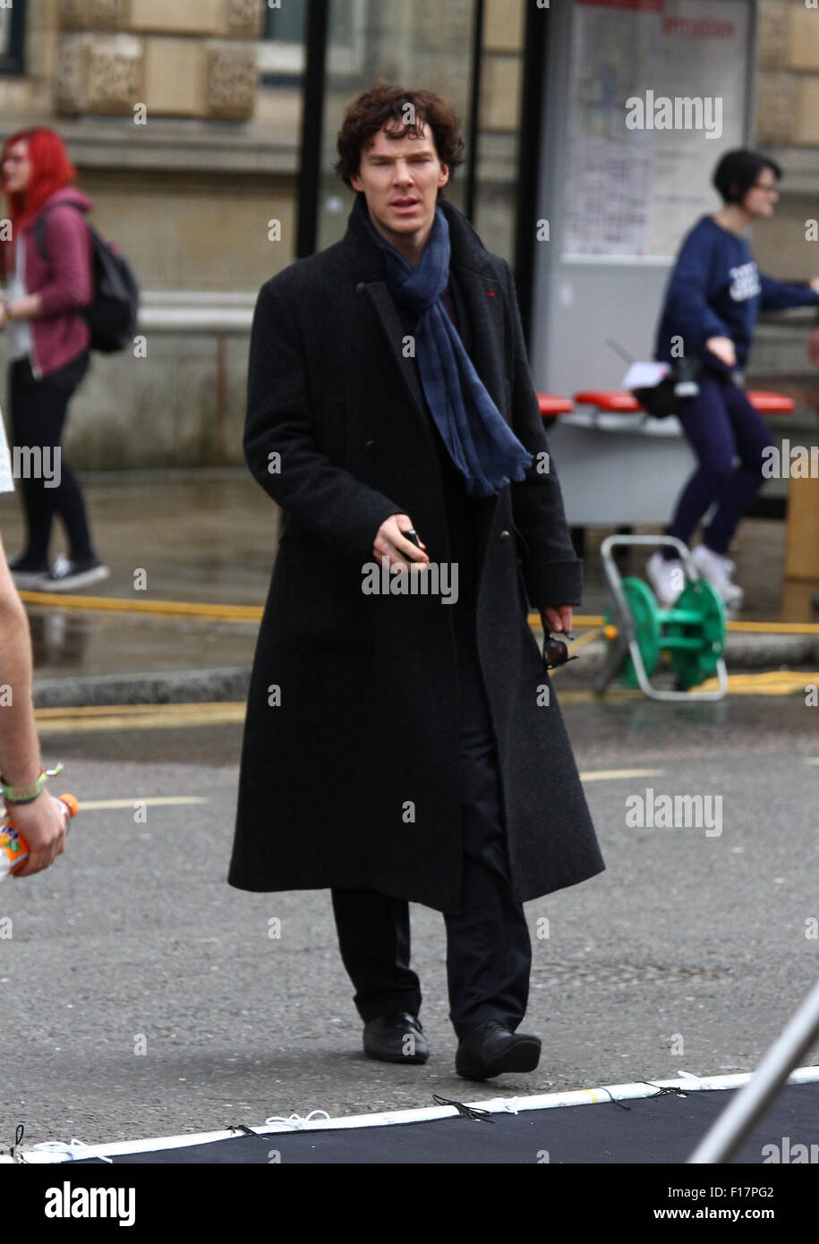 Sherlock filming scenes on location in london hi-res stock photography ...