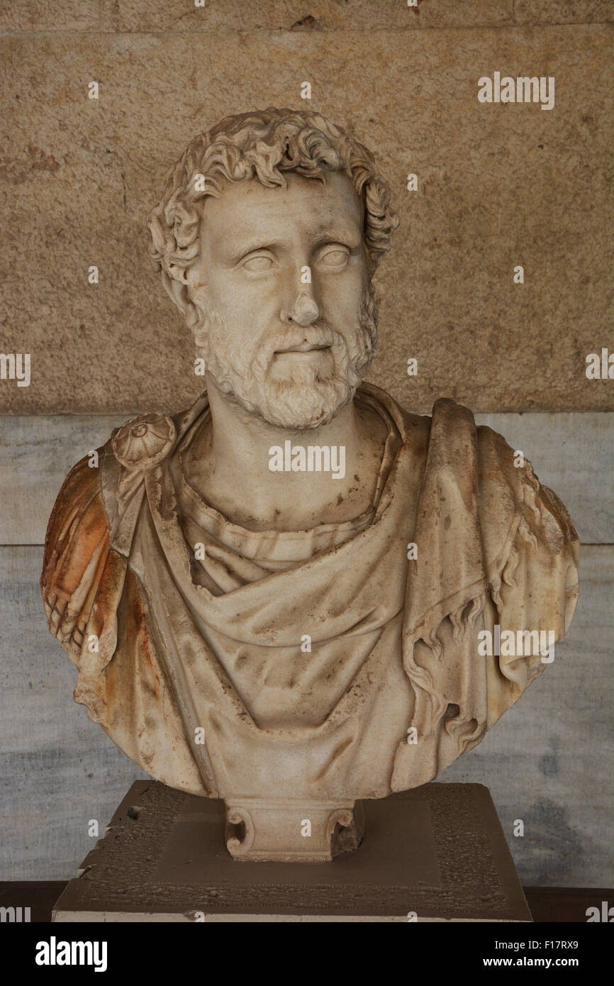 Parthenon statue hi-res stock photography and images - Alamy