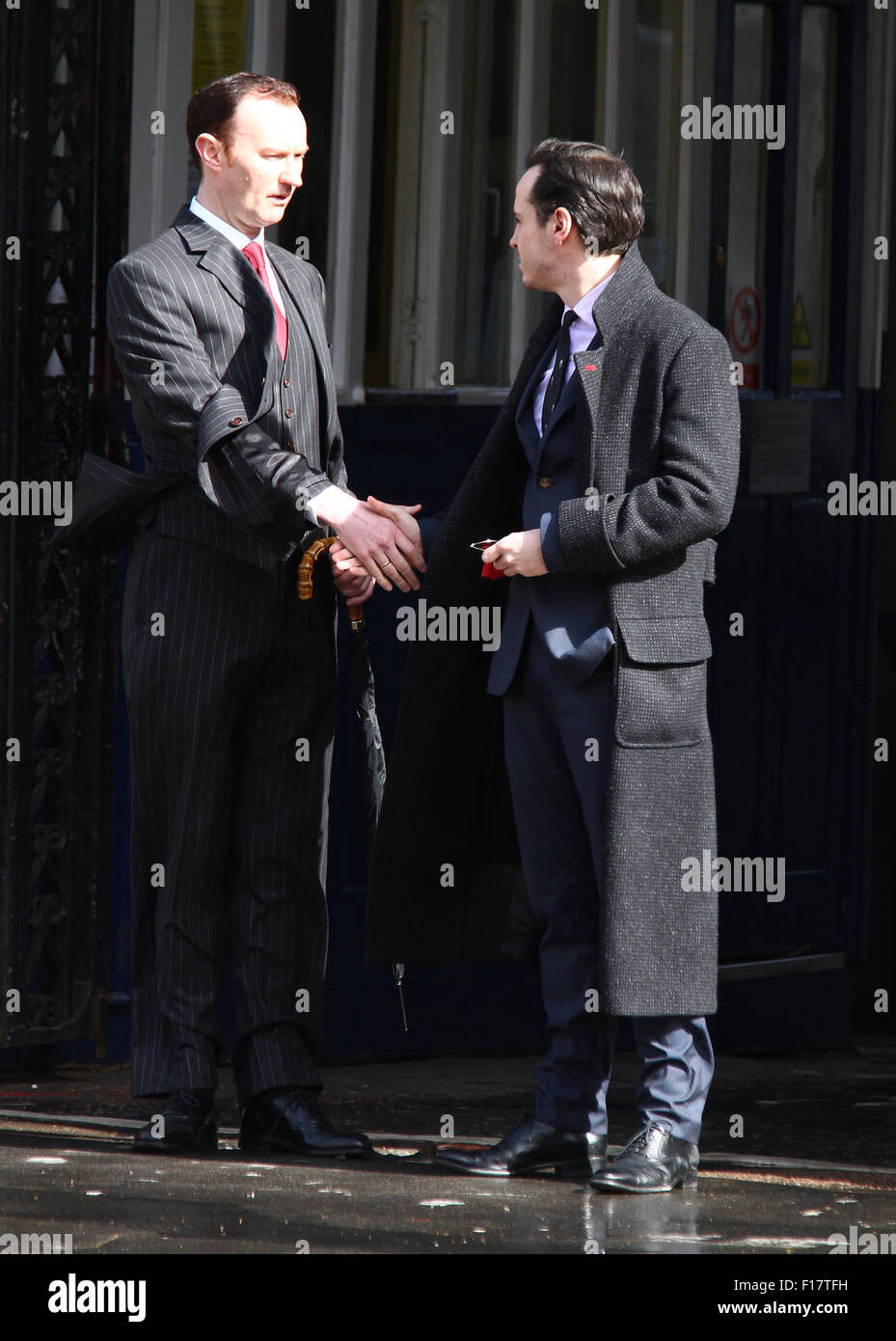 Sherlock filming scenes on location in london hi-res stock photography ...