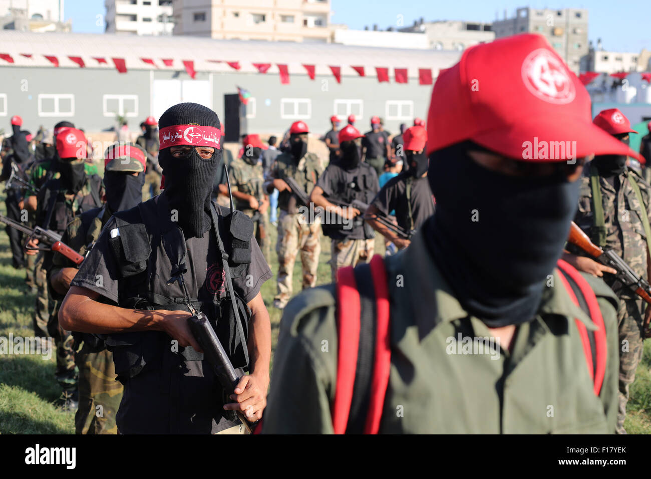 Gaza City, The Gaza Strip, Palestine. 29th Aug, 2015. Palestinian youth ...