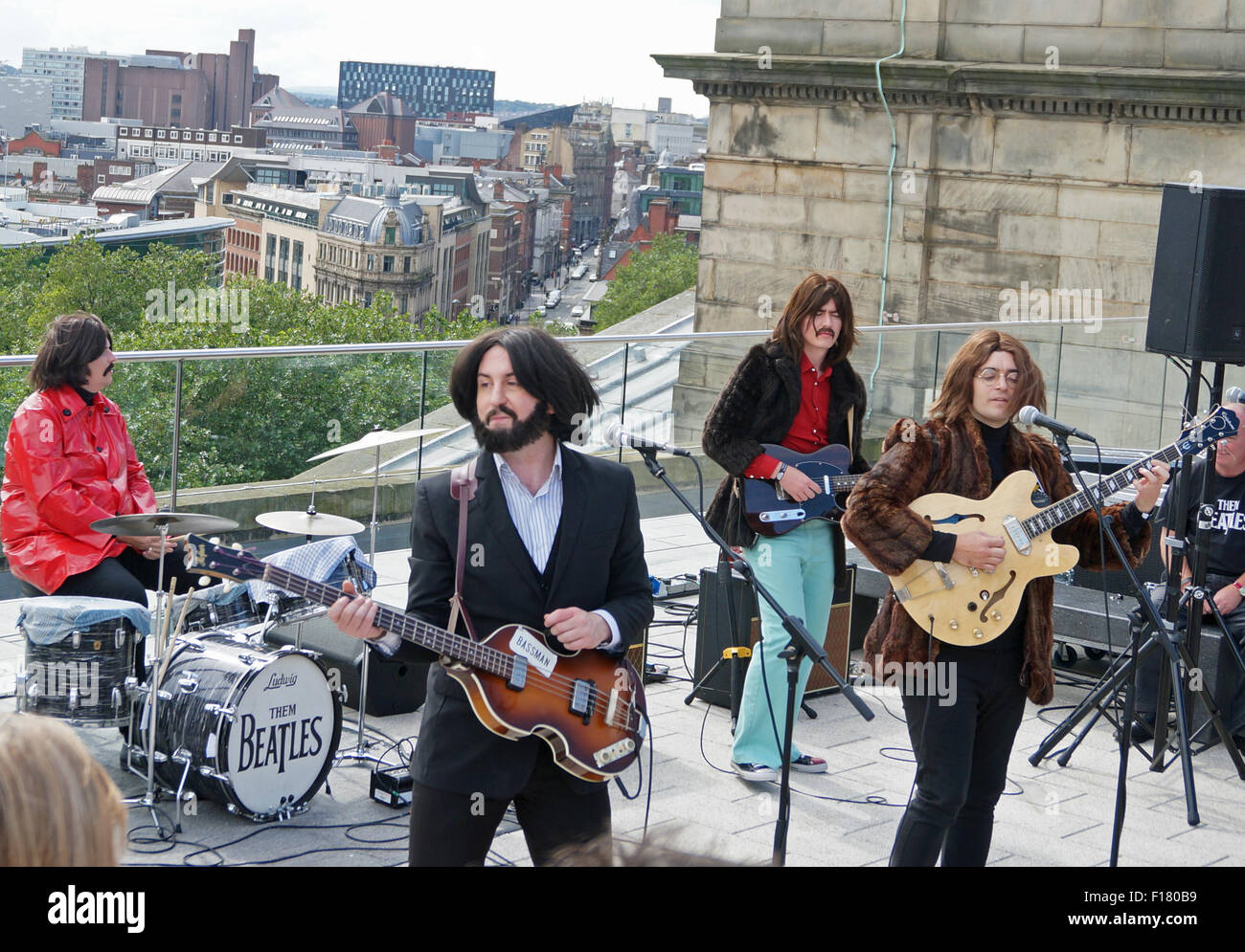 The beatles 1969 rooftop apple hi-res stock photography and images - Alamy