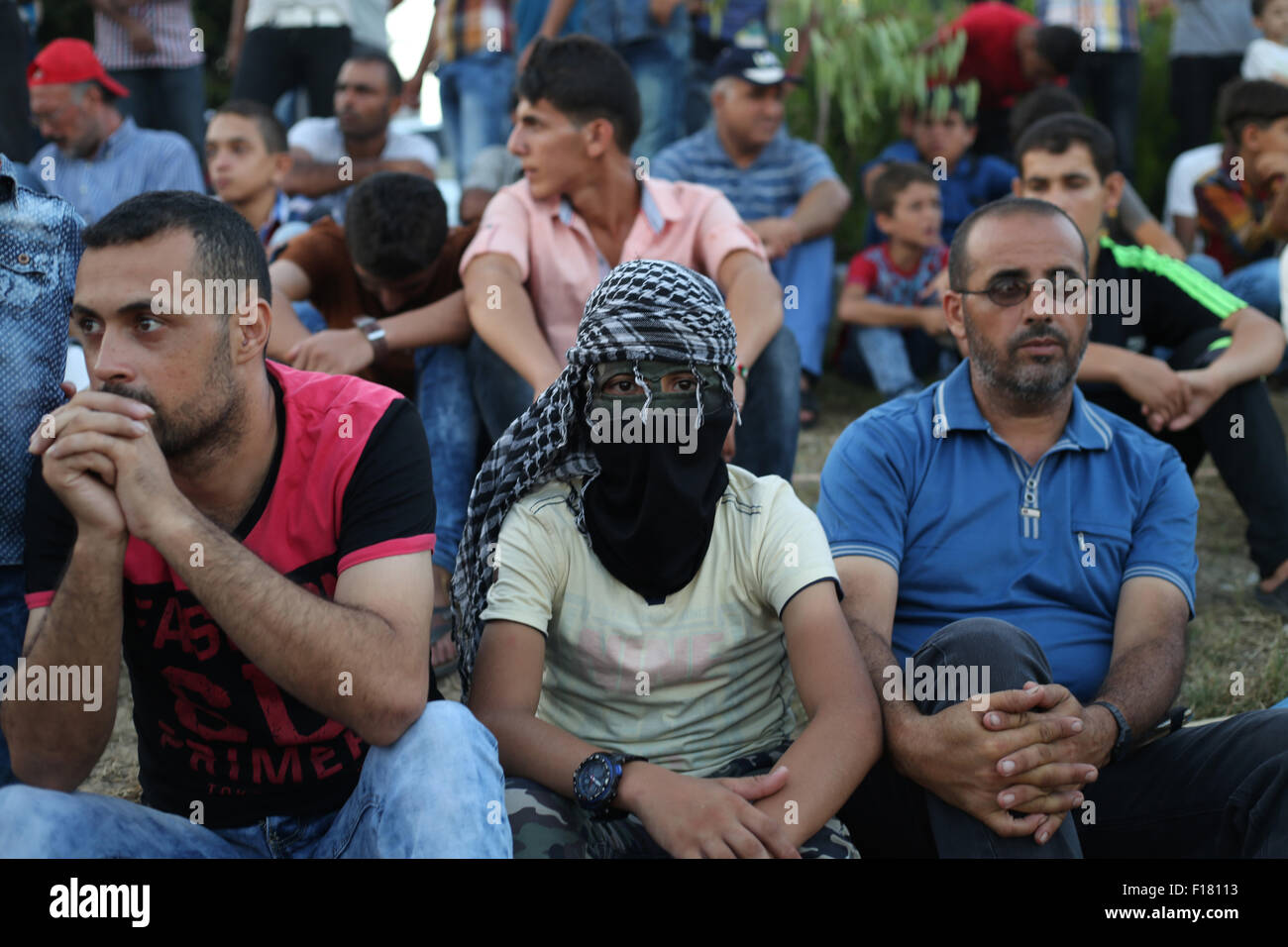 Gaza City, The Gaza Strip, Palestine. 29th Aug, 2015. Palestinian youth ...