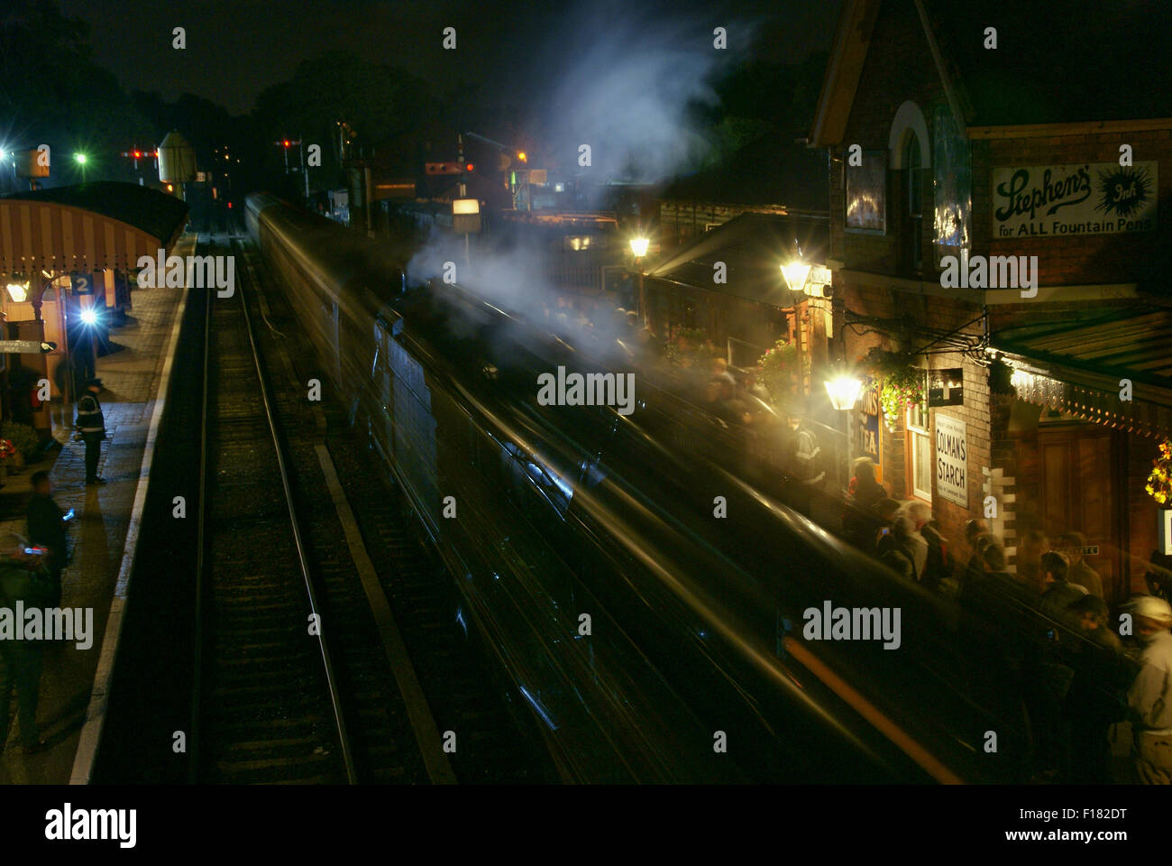 Train going north hi-res stock photography and images - Alamy