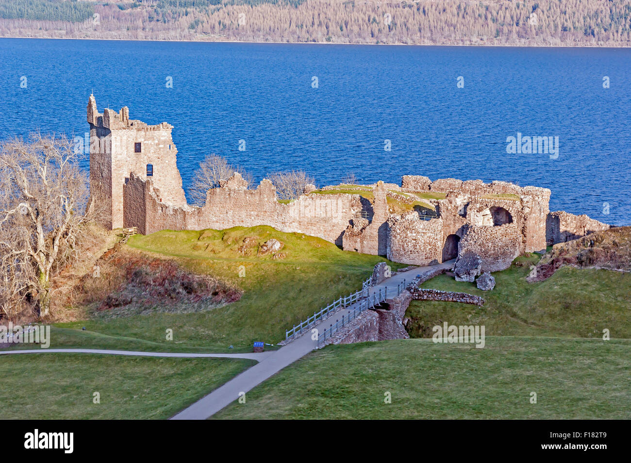 Scottish castle loch ness hi-res stock photography and images - Alamy