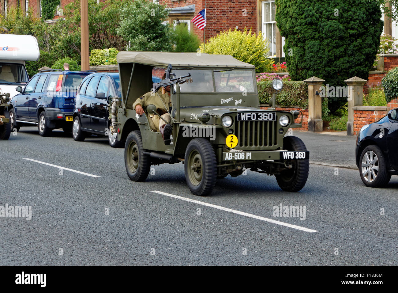 Parade ww2 vehicles hi-res stock photography and images - Alamy