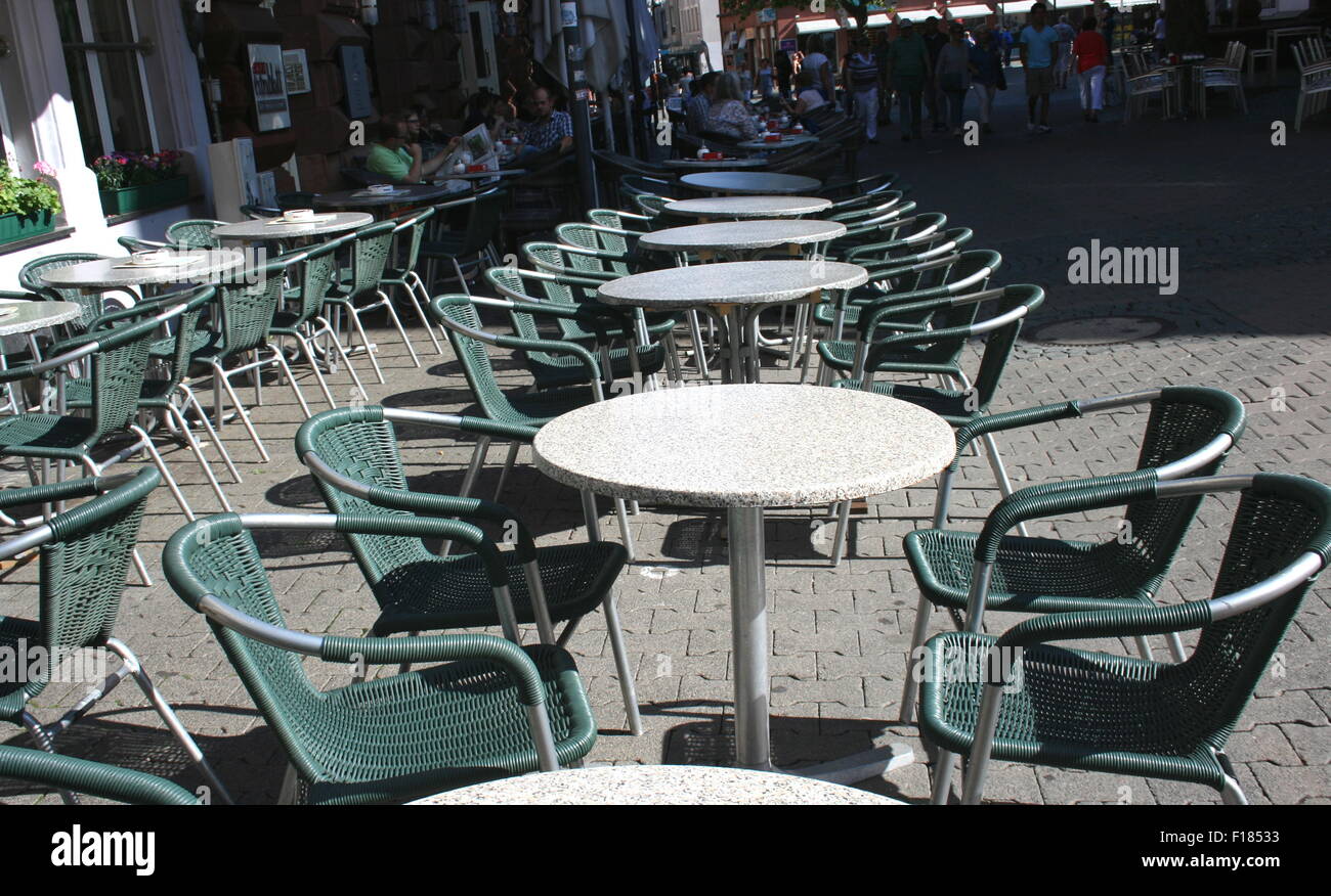 Cafe seating arrangement hi-res stock photography and images - Alamy