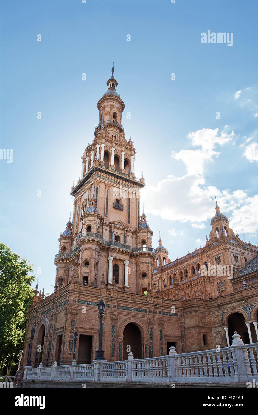 Pillar plaza hi-res stock photography and images - Alamy