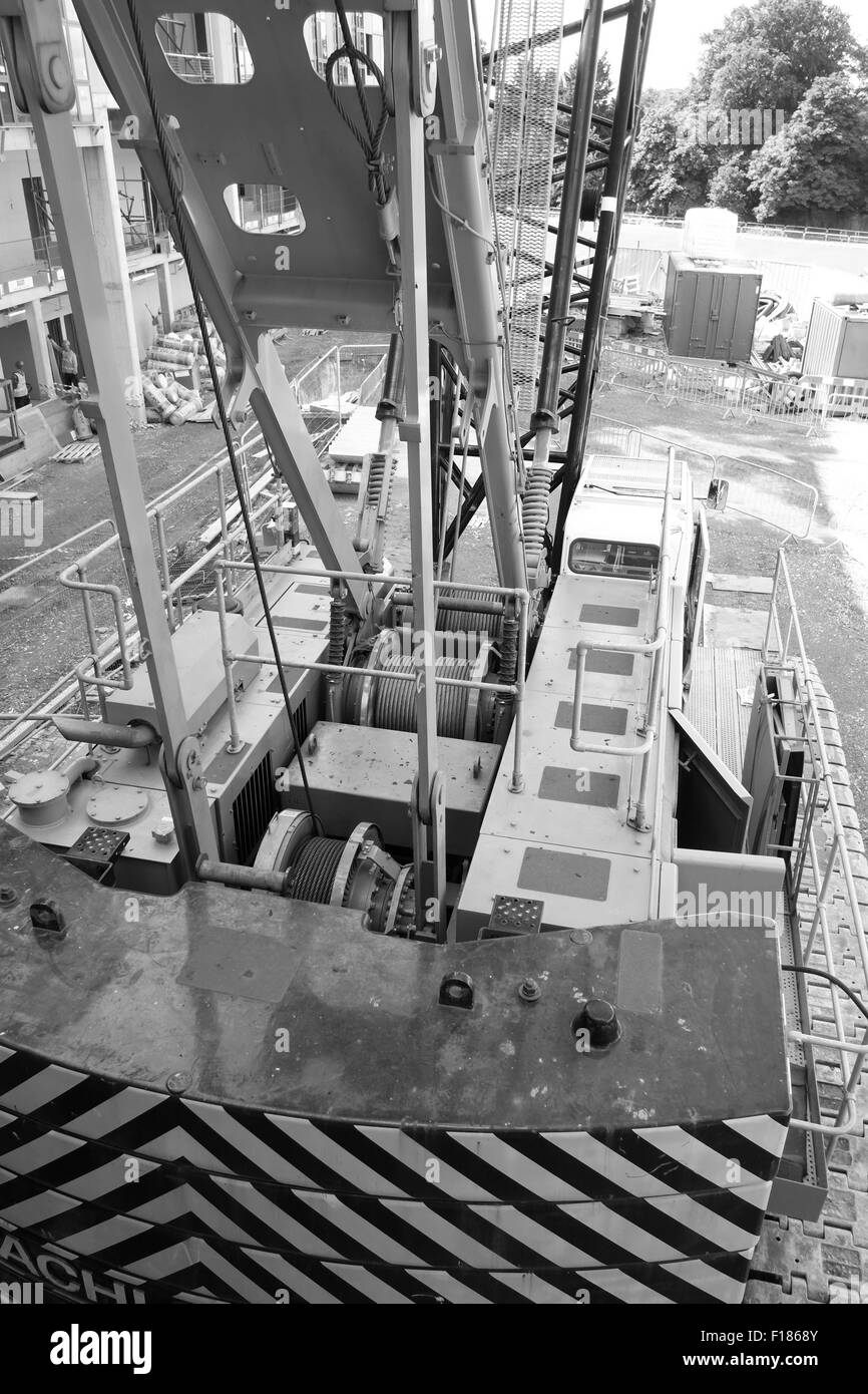 Tracked crane hi-res stock photography and images - Alamy