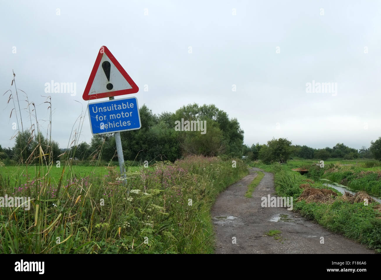 Somerset road sign hi-res stock photography and images - Alamy