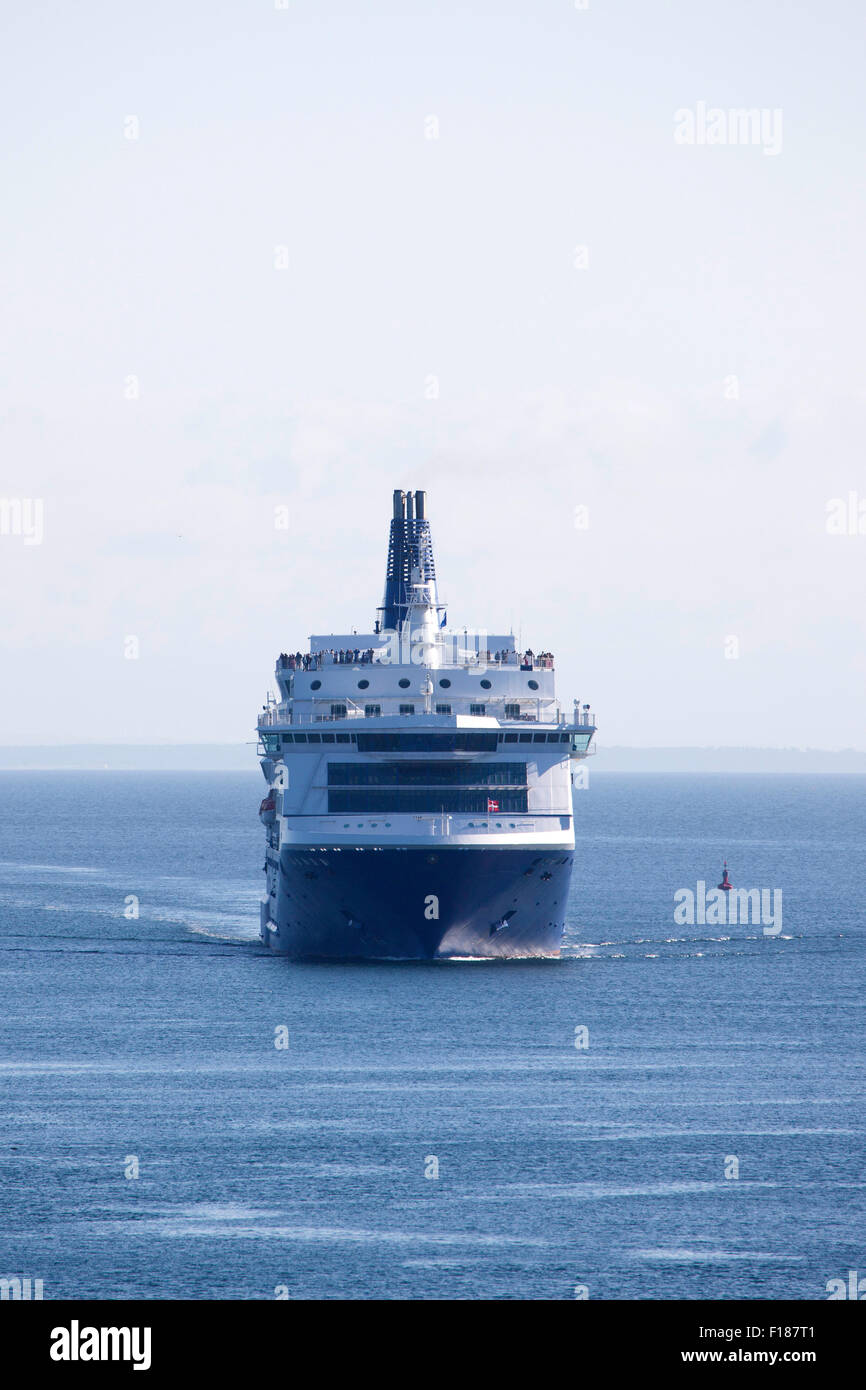 MS Pearl Seaways owned by DFDS Seaways Danish shipping company ...