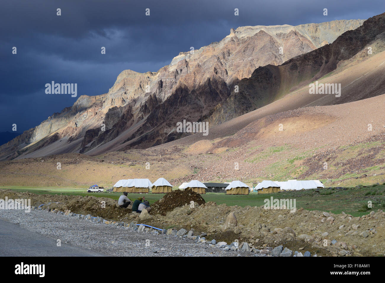 Glaciers of india hi-res stock photography and images - Alamy