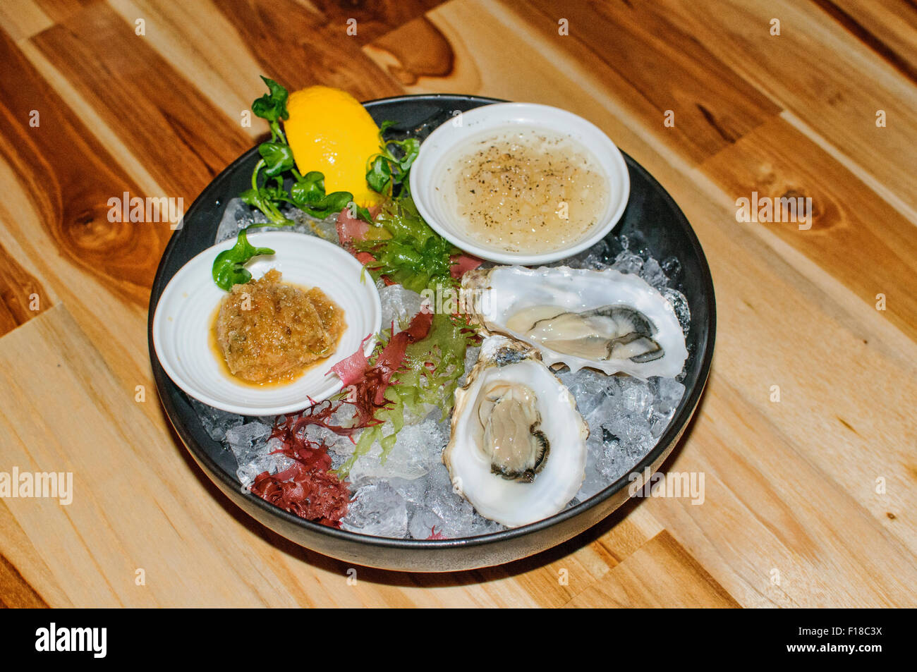 Fine Dining, Oyster Stock Photo - Alamy