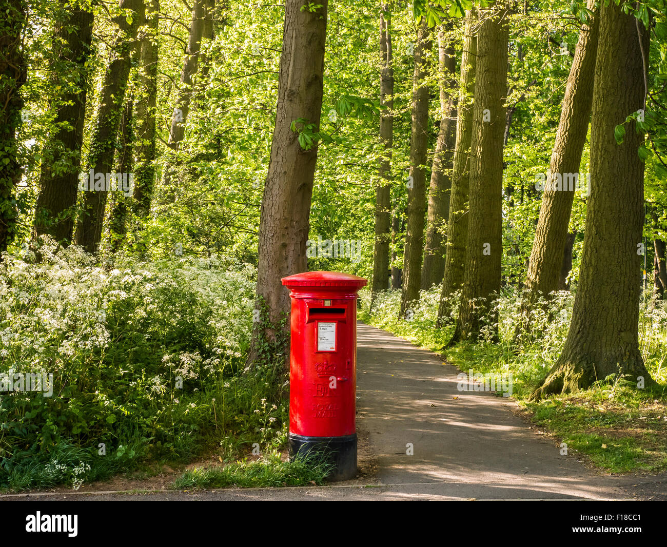 Red Pillar Box High Resolution Stock Photography and Images - Alamy